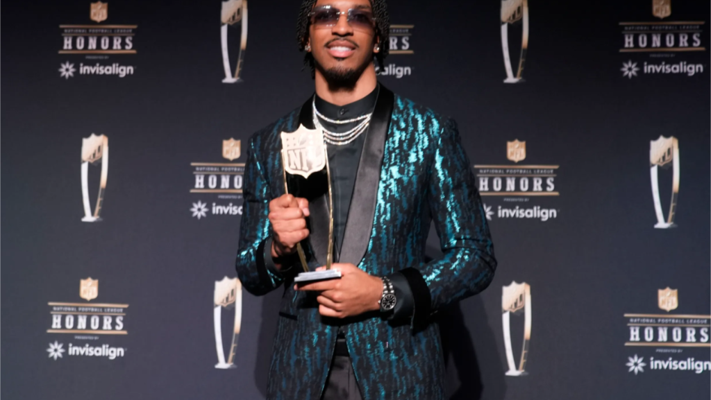 Jayden Daniels Wins 2024 AP NFL Offensive Rookie of the Year: A Historic Season for the ...